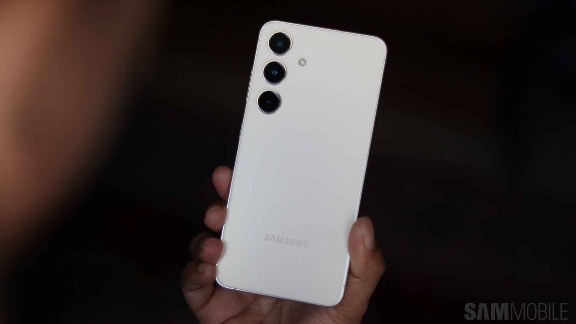 The Samsung Galaxy S24: A Standout in Compact Flagship Smartphones ...