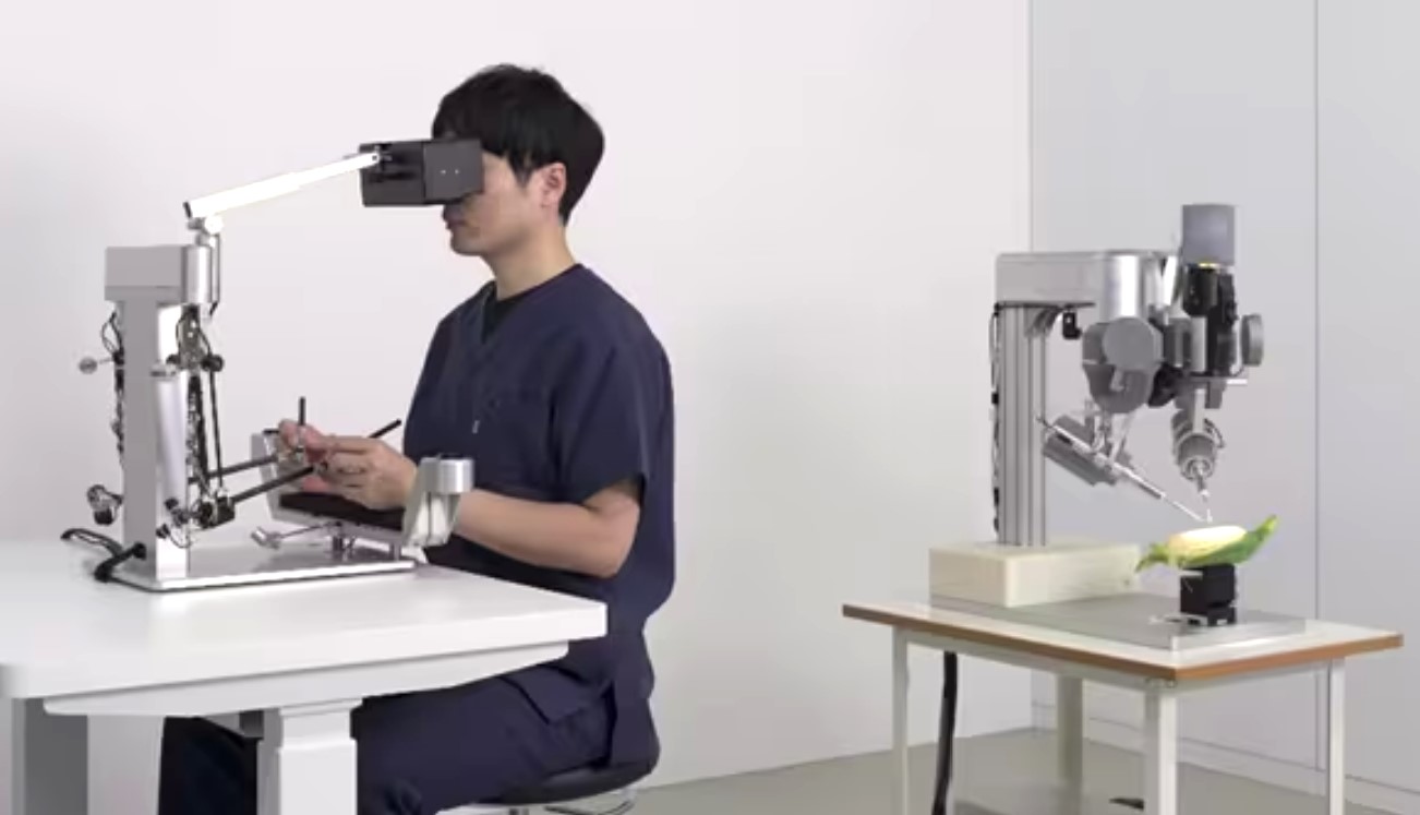 Sony showcases microsurgery robot with 4K 3D cameras and OLED displays ...