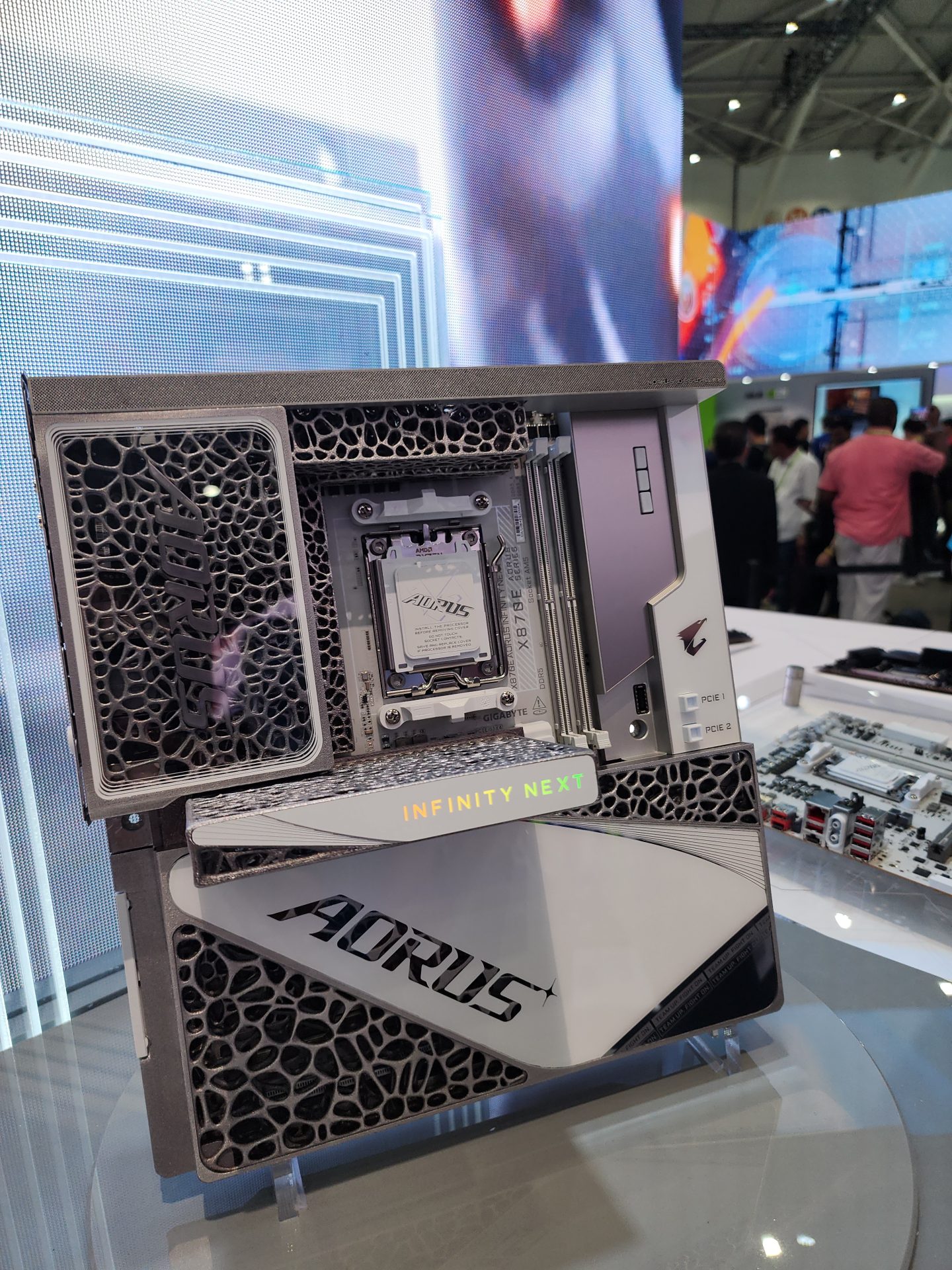 AORUS X870E Infinity Next Blasts Off With 64-Phase Power, Extreme ...